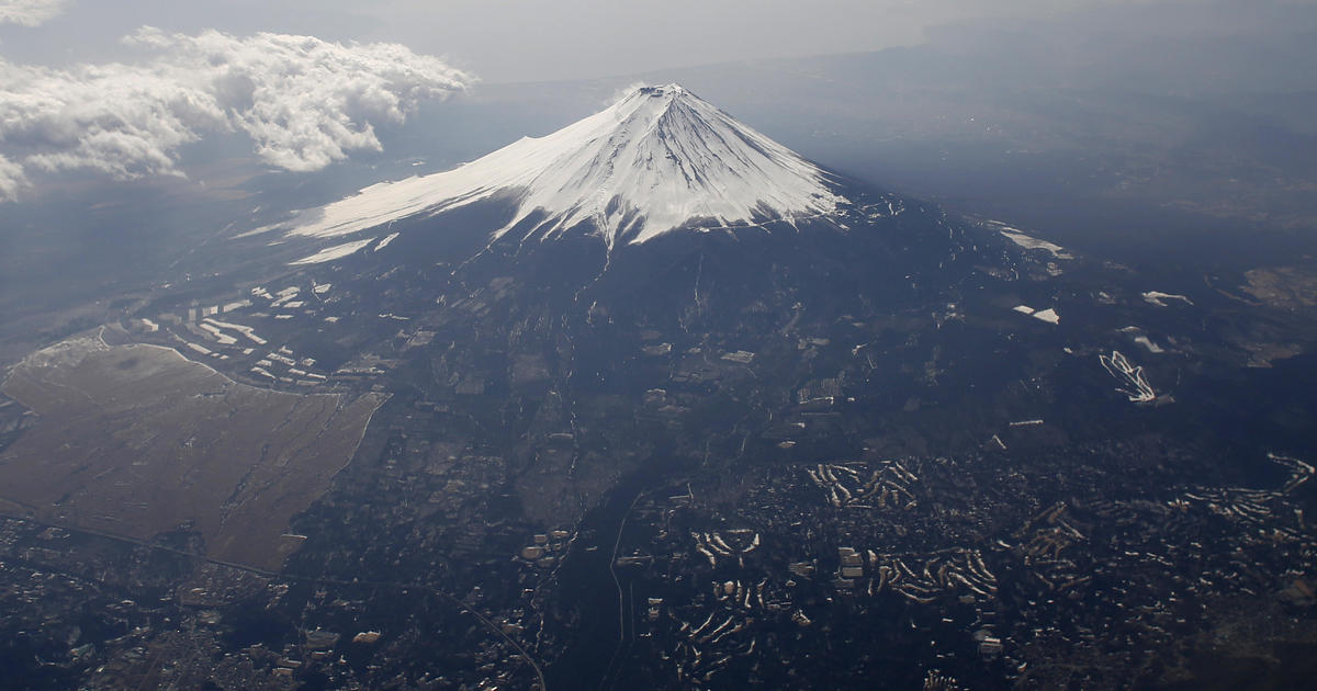 Mount Fuji Climber Falls To His Death While Livestreaming On YouTube